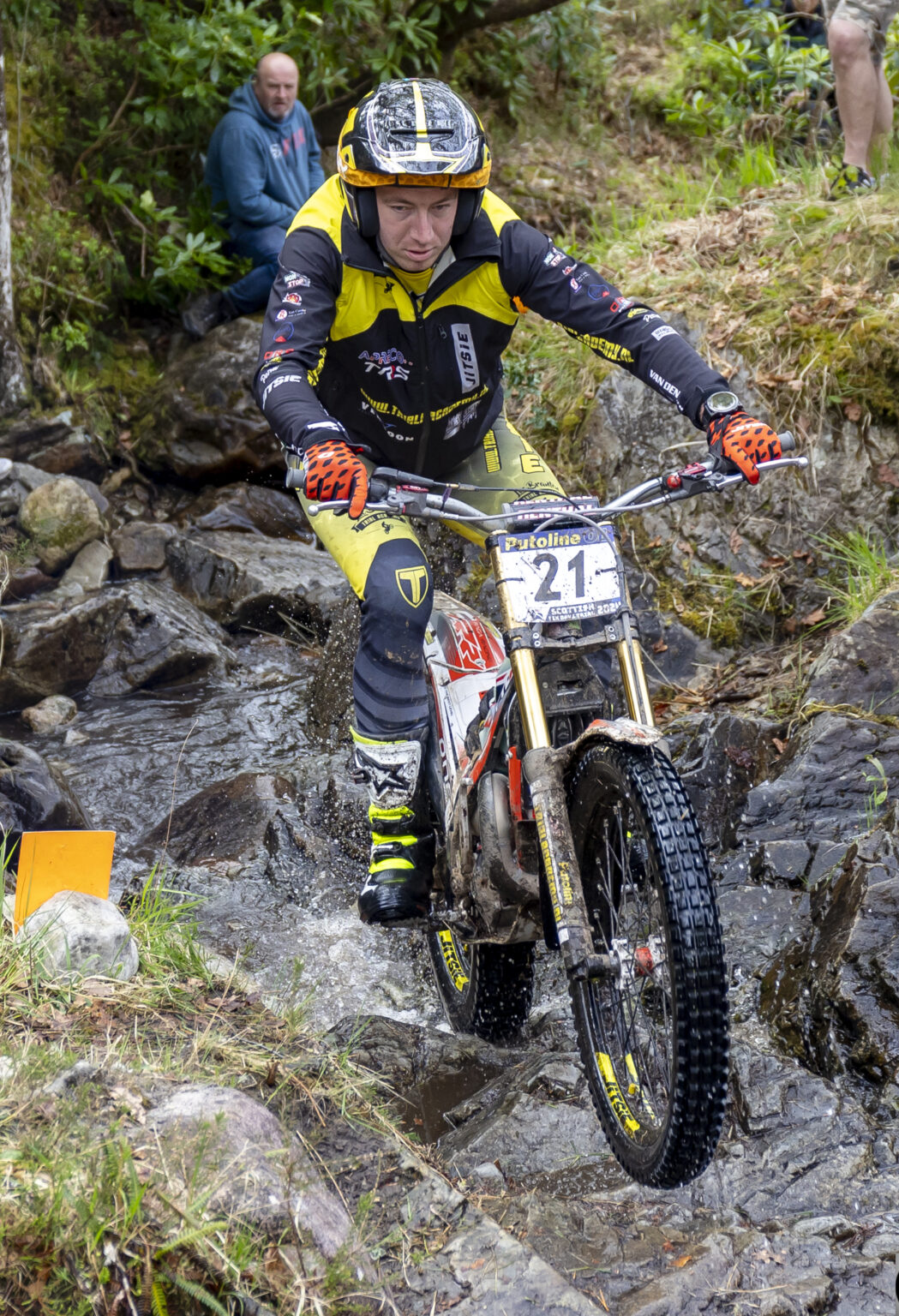 Trialmotor rijden leer je bij Luc Branten Trialacademy